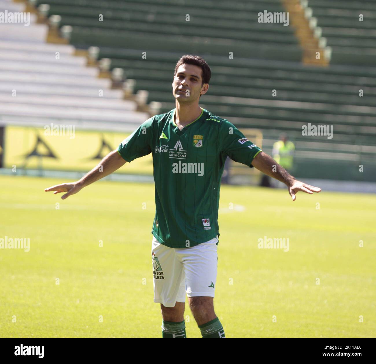 Rafael Marquez durante su presentación como nuevo jugador del Leon ...