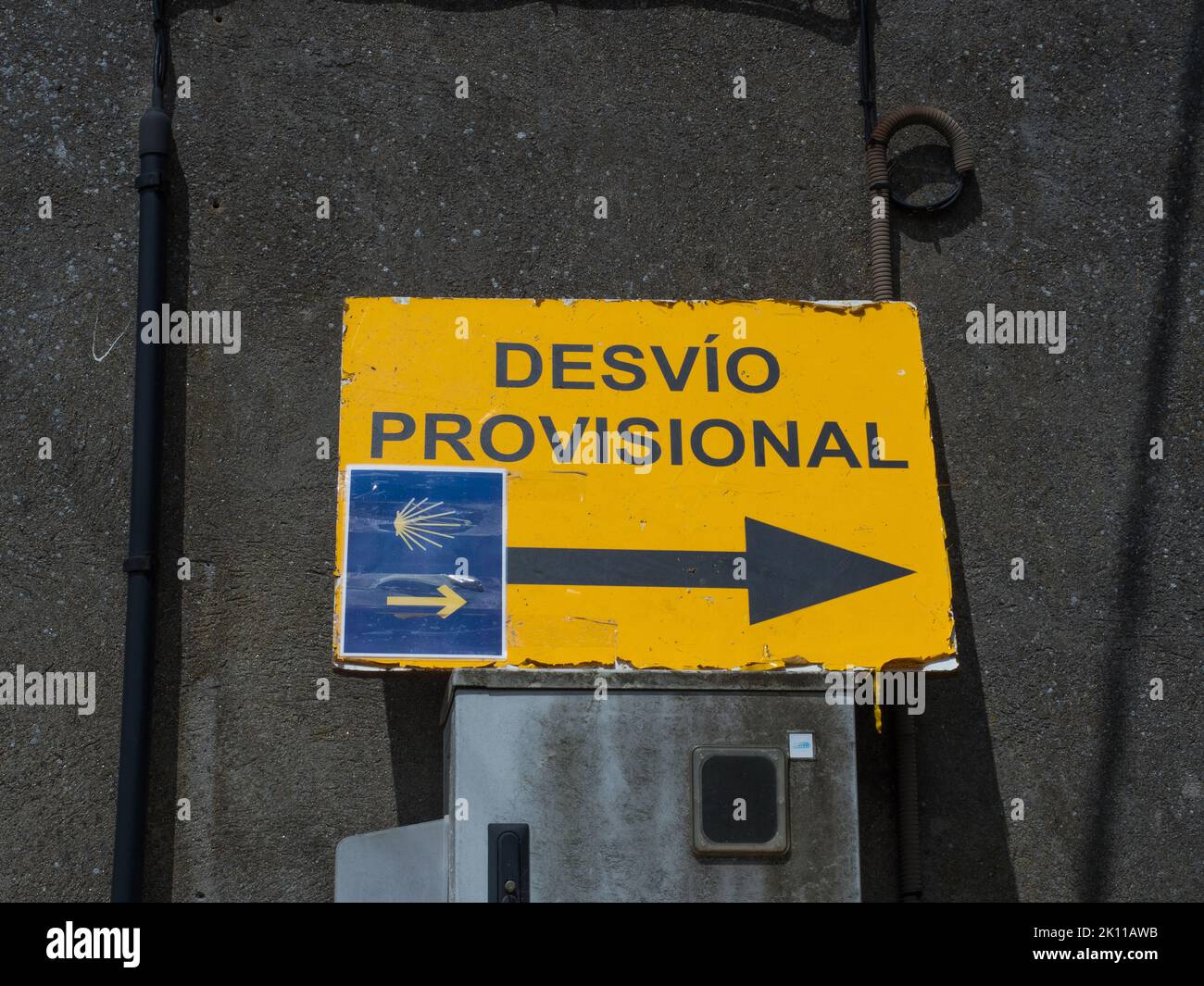 yellow indication of temporary diversion Stock Photo - Alamy