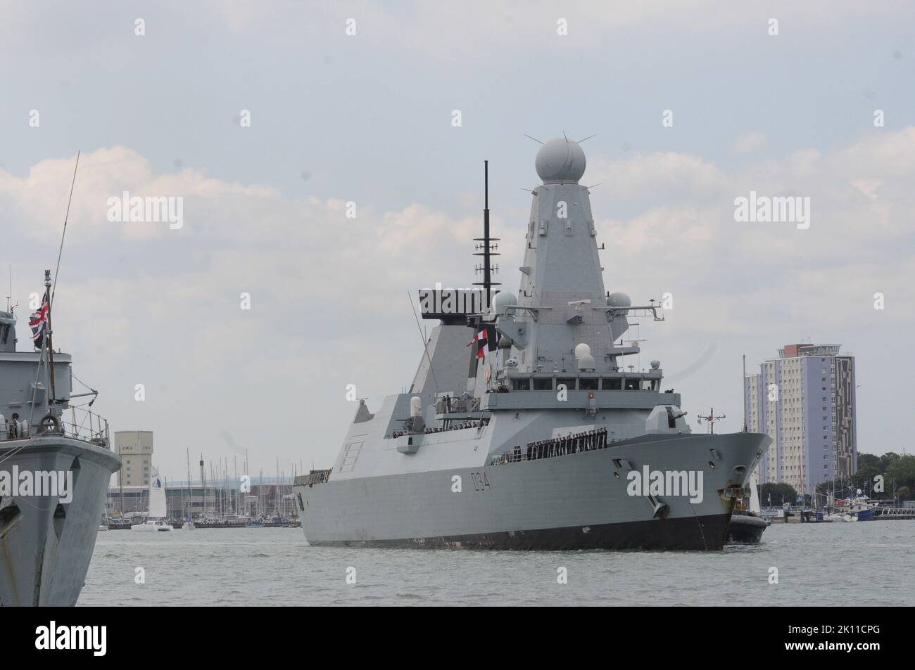 HMS DIAMOND RETURNS TO PORTSMOUTH AFTER HELPING TO BANISH CHEMICAL ...