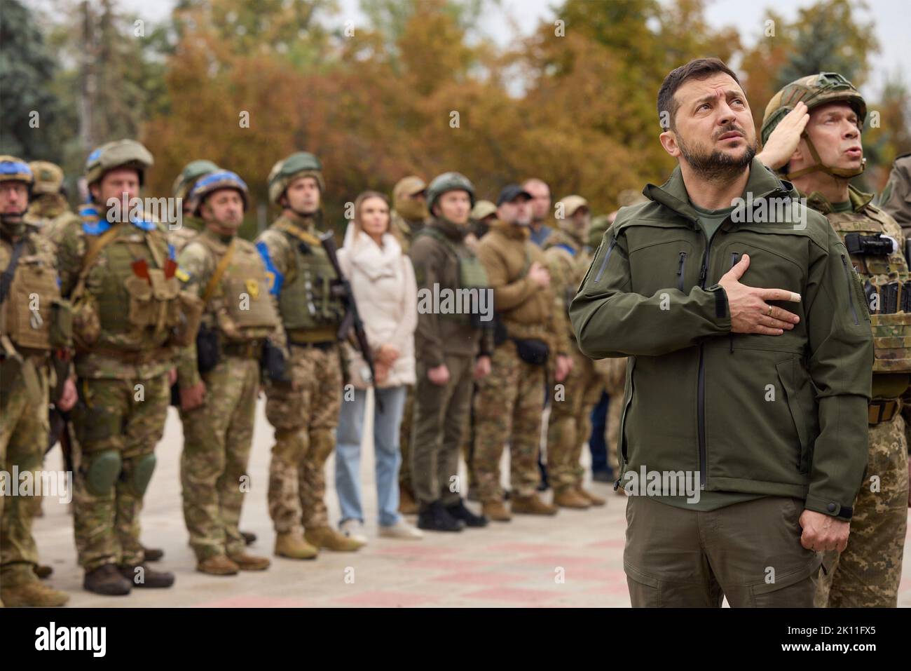 Russian military salute flag russia hi-res stock photography and images ...