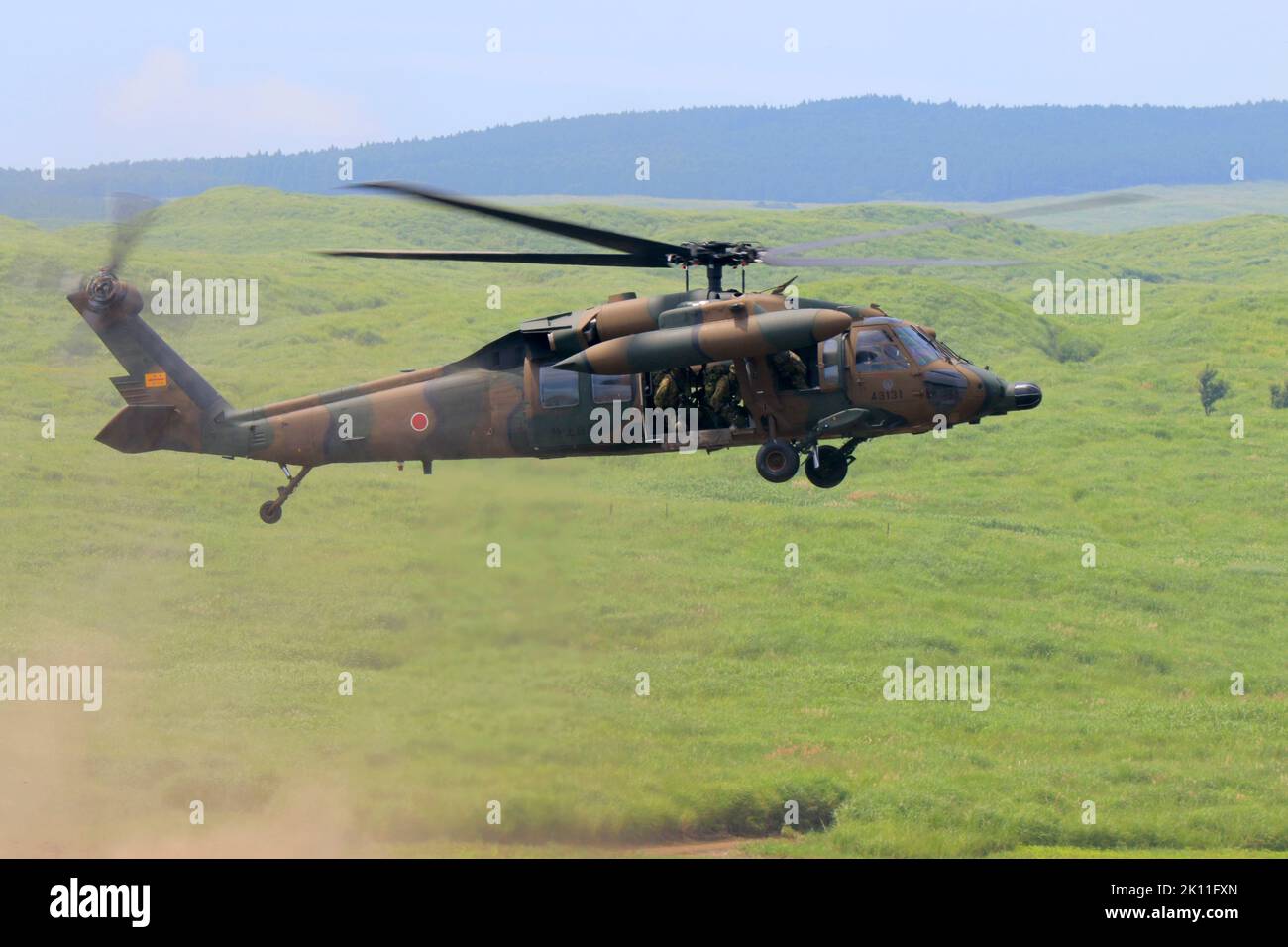 UH-60JA Helicopter paratroopers on board Stock Photo - Alamy