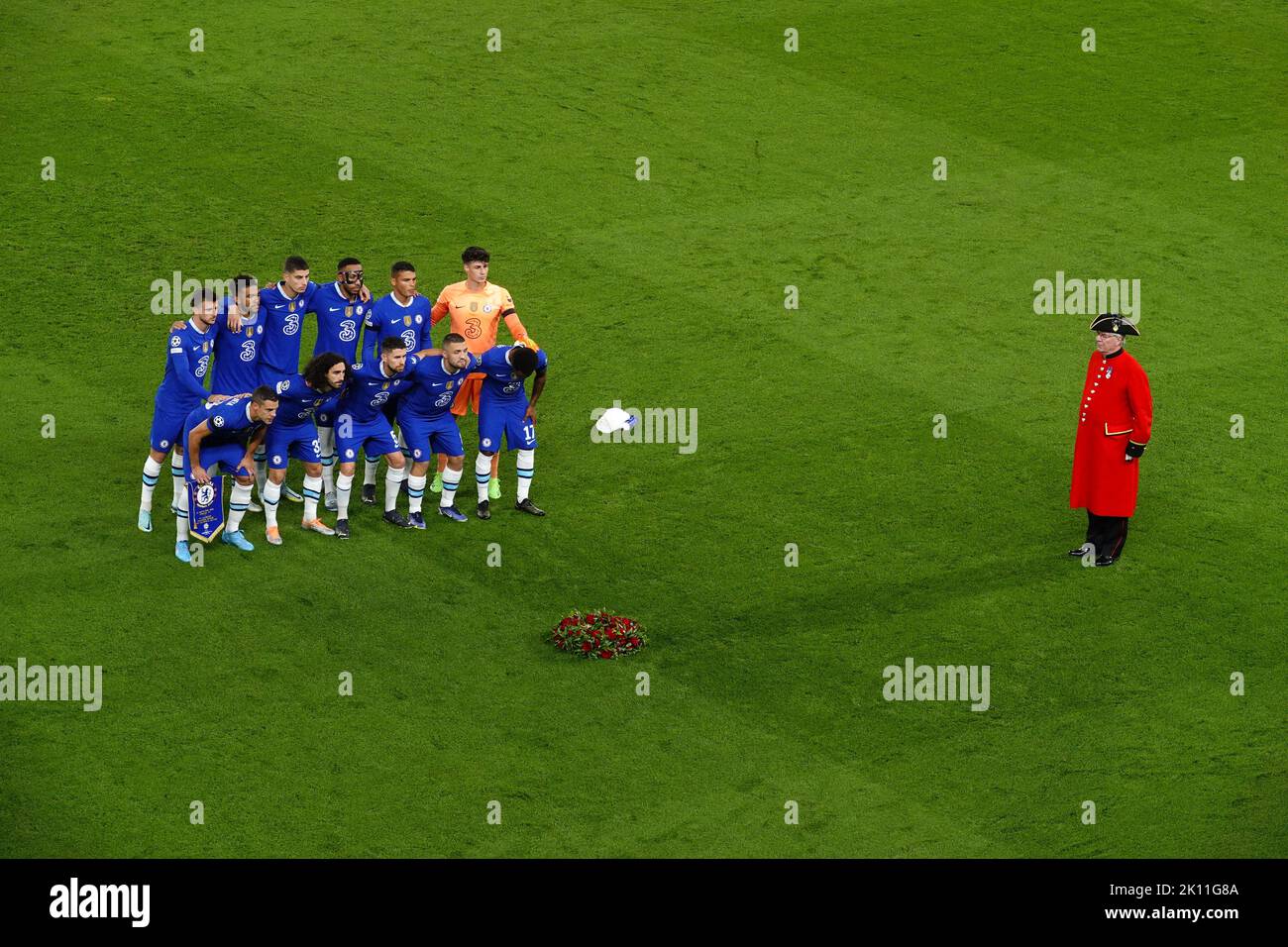 Chelsea team pose hi-res stock photography and images - Alamy