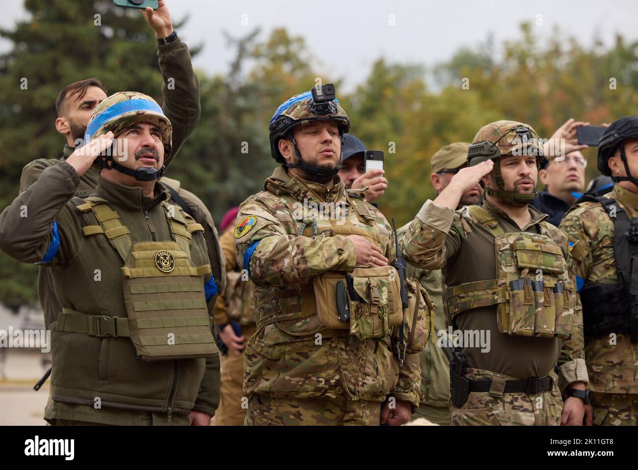 Russian military salute flag russia hi-res stock photography and images ...