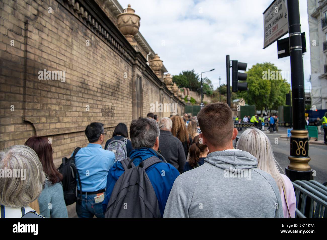 London, UK. 14th September, 2022. Mourners en route to the Mall to ...