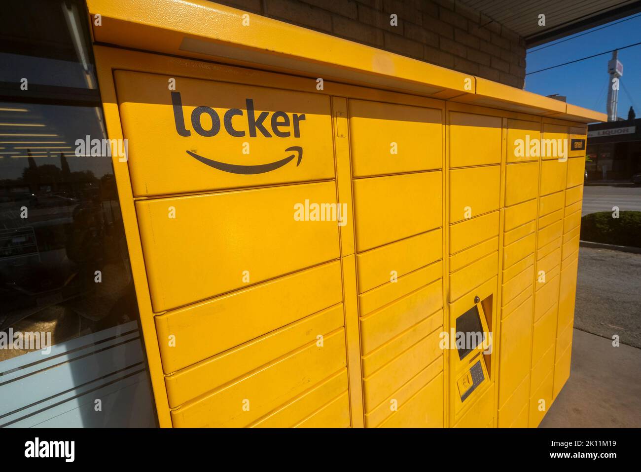 Locker prices hi-res stock photography and images - Alamy
