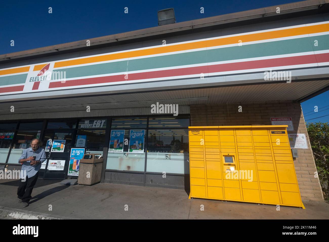Locker prices hi-res stock photography and images - Alamy