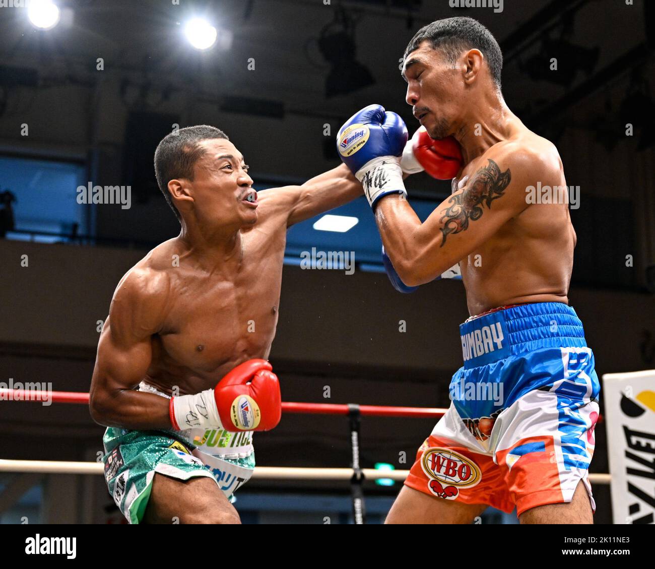Tokyo, Japan. 13th Sep, 2022. Champion Andy Hiraoka (red gloves) of ...