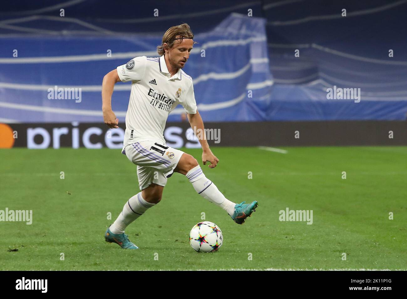 Nuevo estadio santiago bernabeu hi-res stock photography and images - Alamy