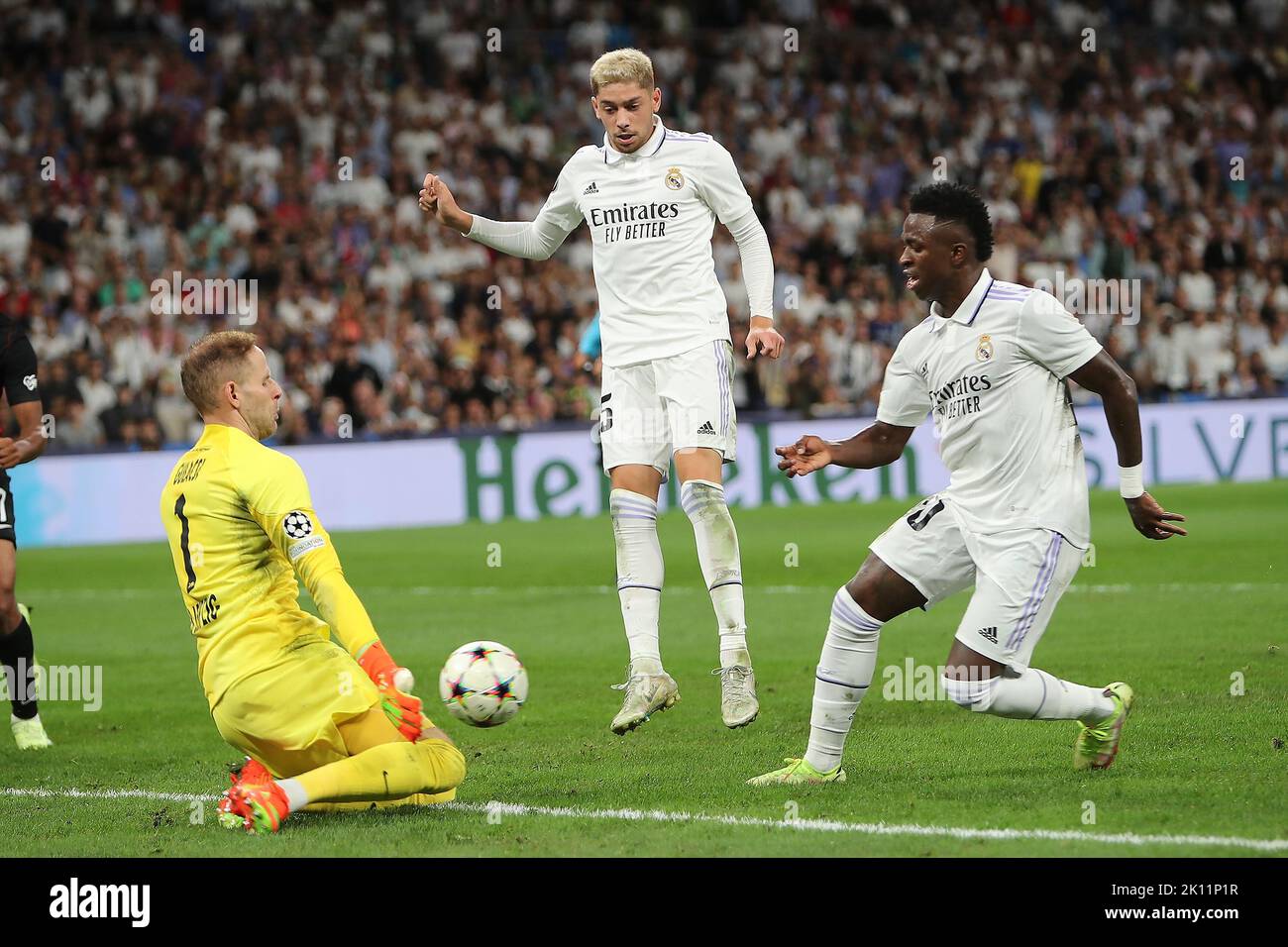 Nuevo estadio santiago bernabeu hi-res stock photography and images - Alamy