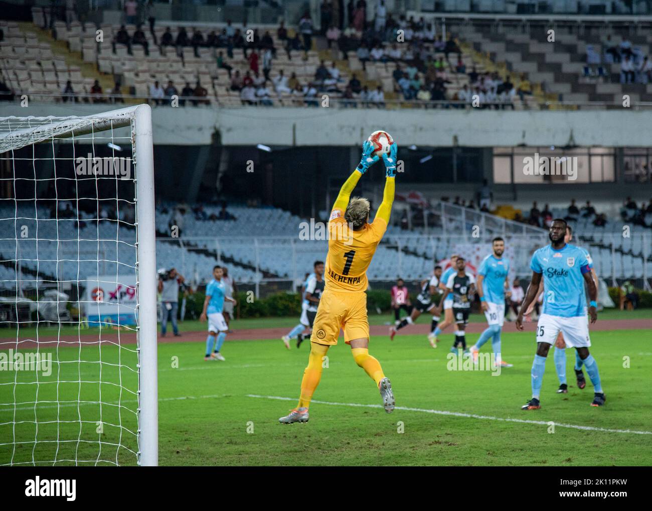 Vivekananda yuva bharati krirangan hi-res stock photography and images ...