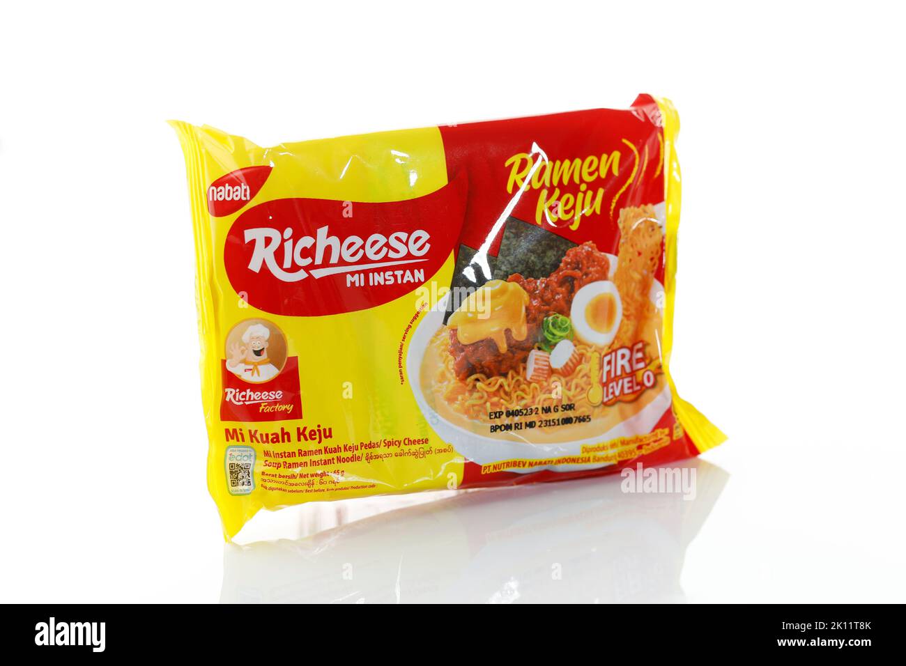 Richeese Instant Noodle with Cheese Creamy Soup. Indonesian Favorite Mi ...