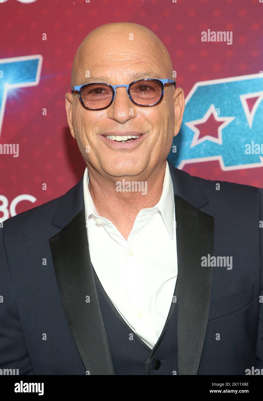 Pasadena, Ca. 14th Sep, 2022. Howie Mandel at AmericaÕs Got Talent Season 17 Live Show finale ...