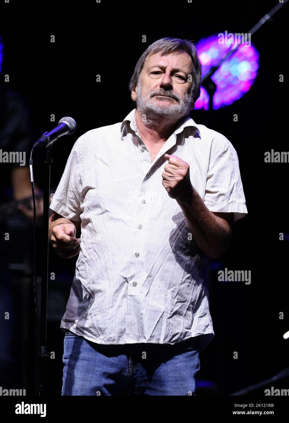 Southside johnny & the asbury jukes hi-res stock photography and images ...