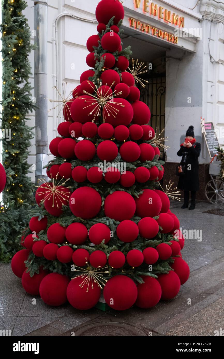 Christmas decoration in Moscow. The preparations for the New Year Eve ...