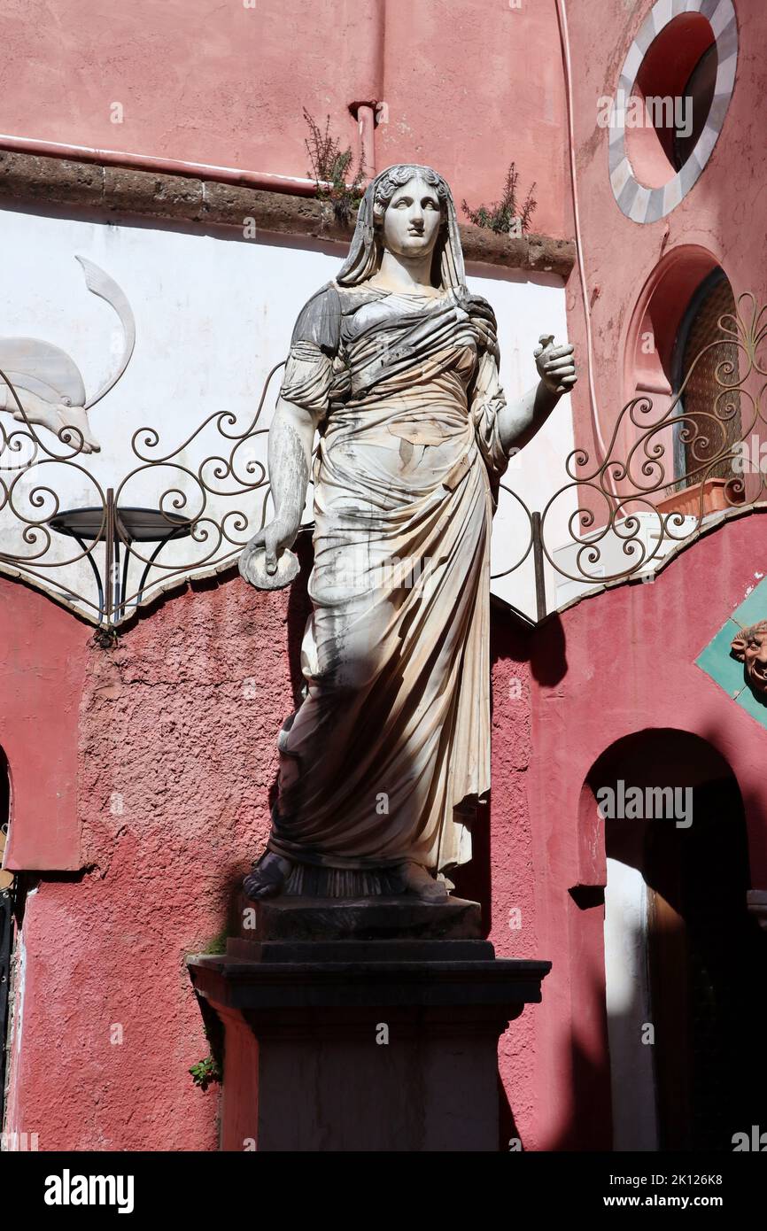 Anacapri - Statua nel cortile del Museo Casa Rossa Stock Photo - Alamy