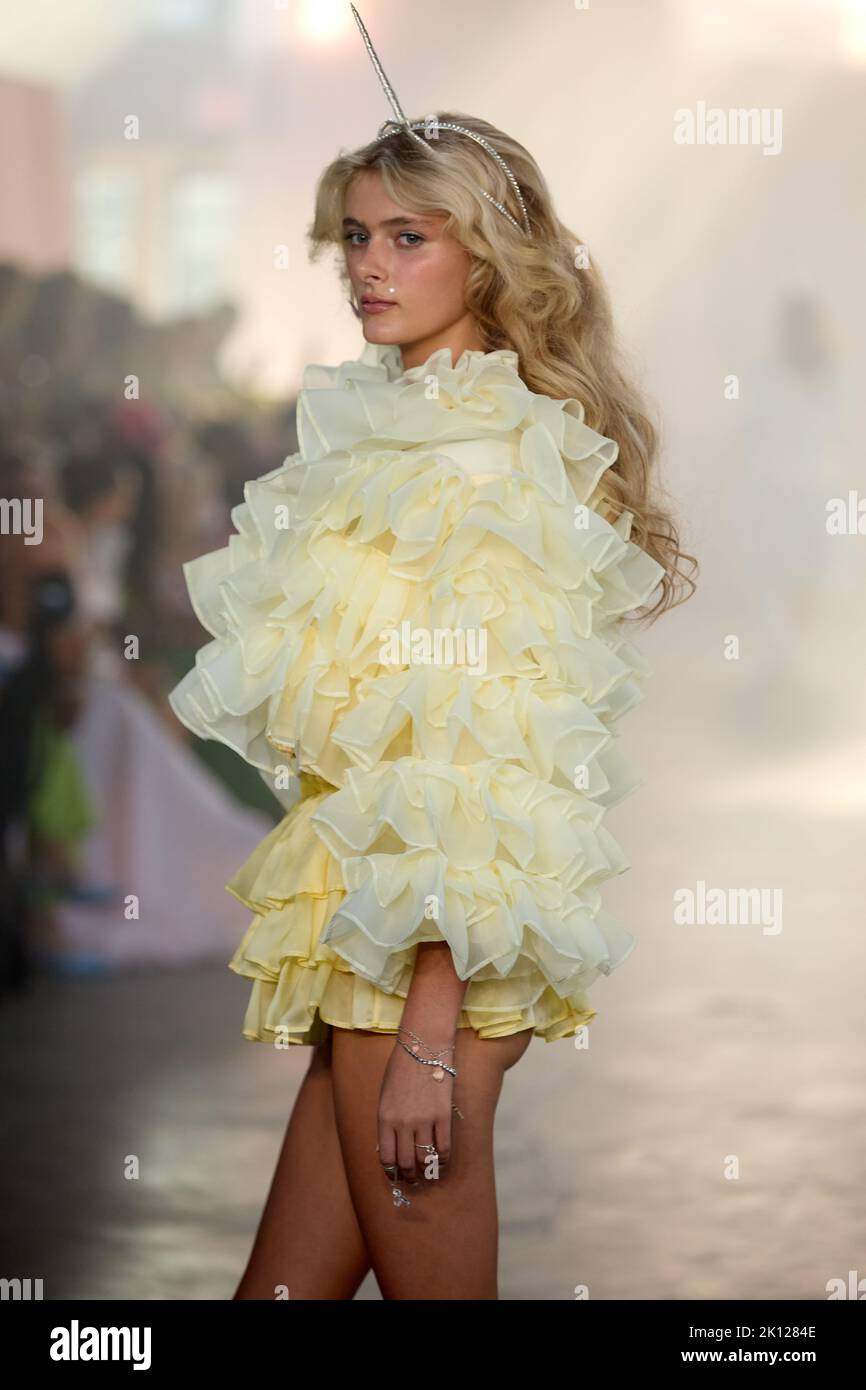 Brooklyn, New York, USA. 14th Sep, 2022. Model on catwalk for Selkie by ...