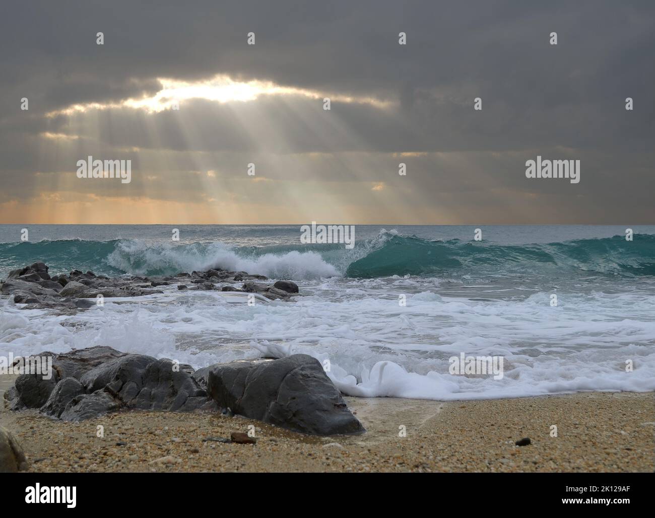 Crepuscular light hi-res stock photography and images - Alamy