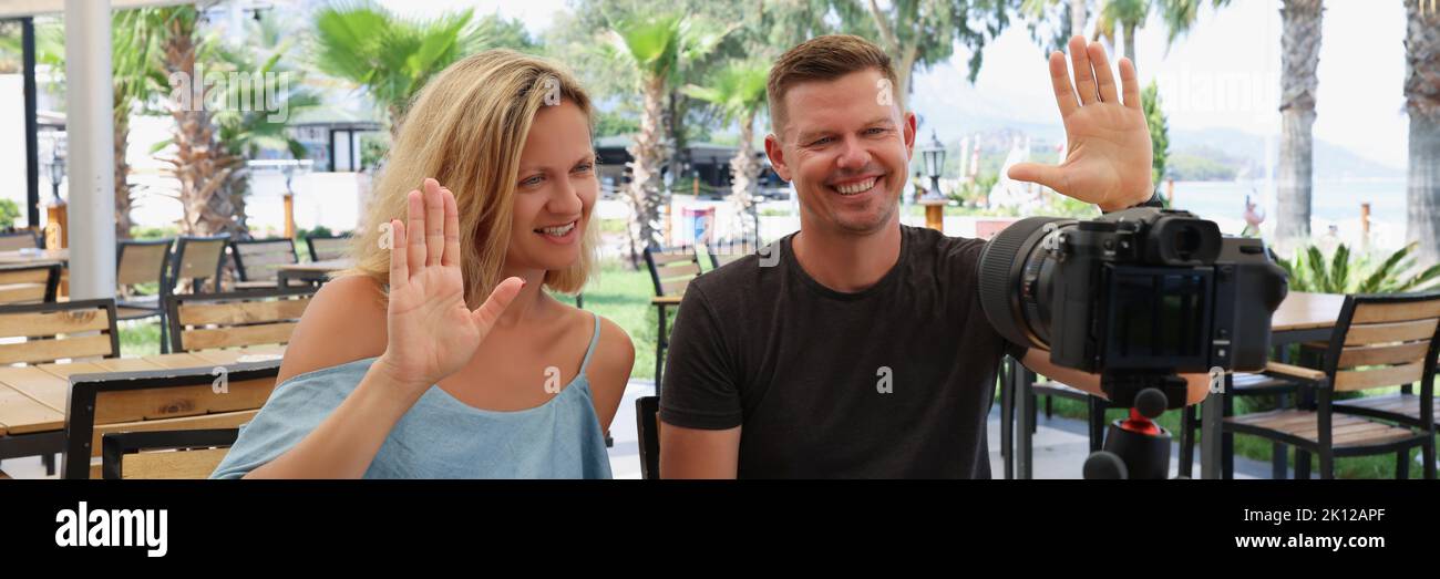 Welcome conversation hi-res stock photography and images - Alamy