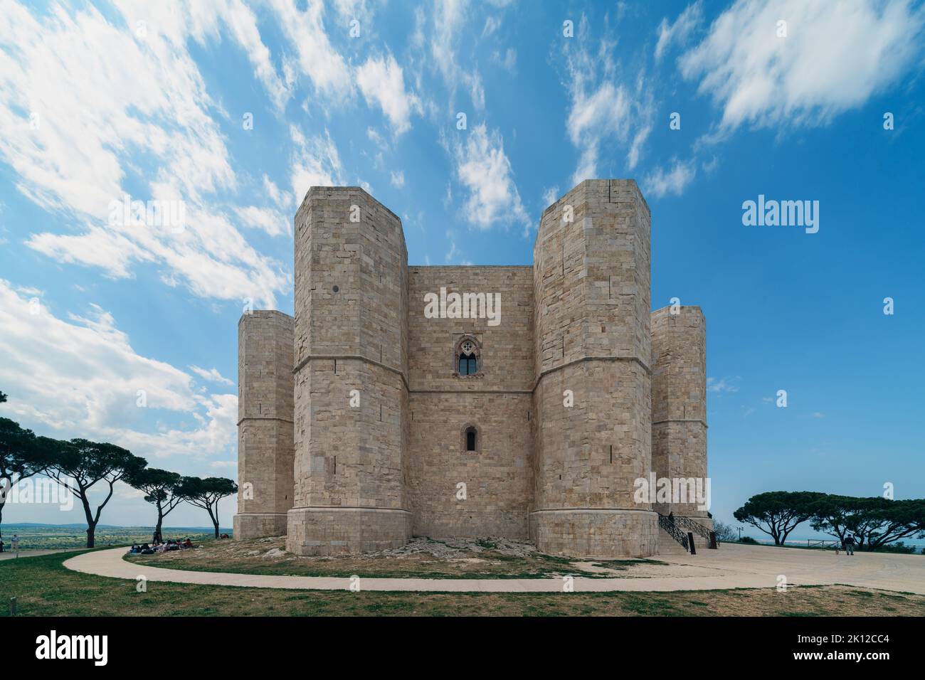 castel del monte architectural view Stock Photo - Alamy