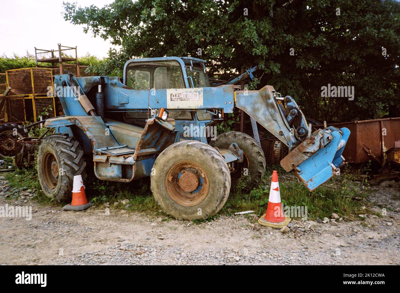 Retro telehandler hi-res stock photography and images - Alamy