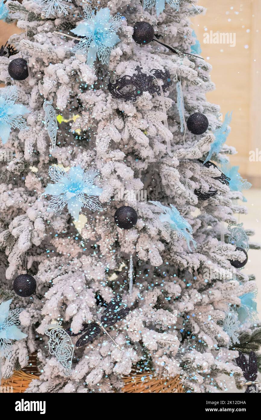 Festive window showcase hi-res stock photography and images - Alamy