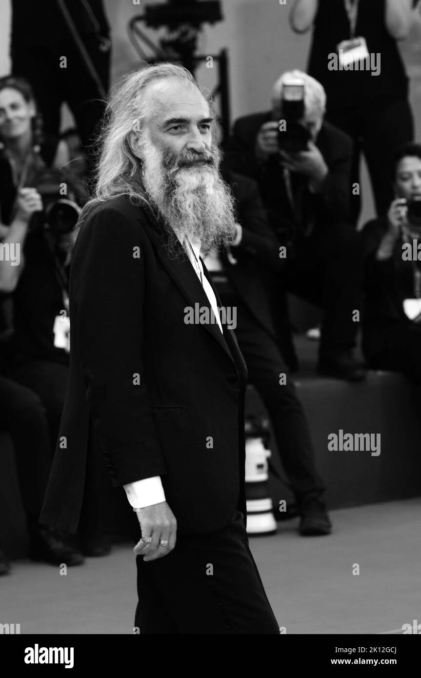 Warren Ellis attends the BLONDE film premiere at the 79th Venice Film ...