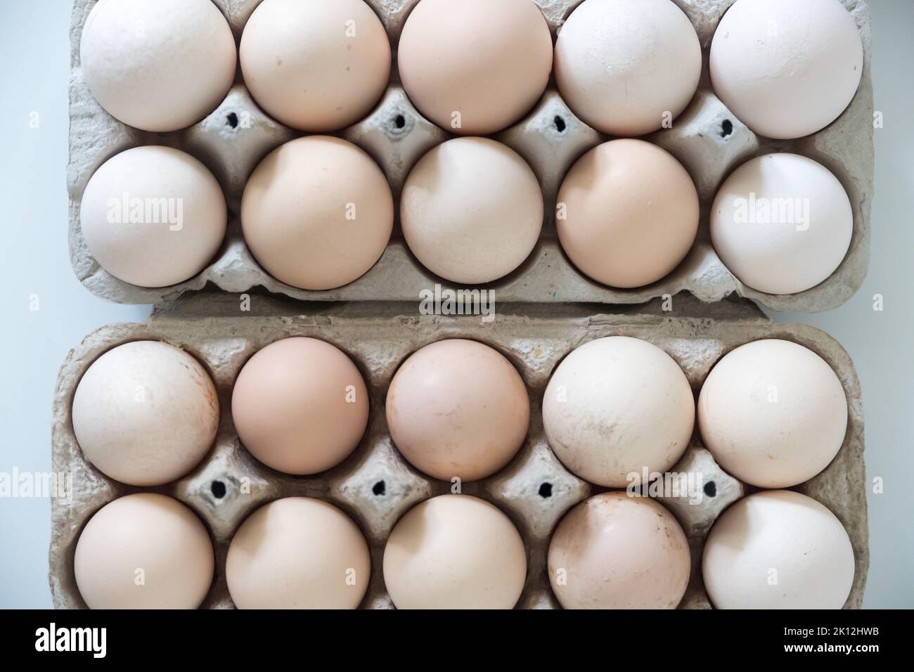 Organic fresh table eggs hi-res stock photography and images - Alamy