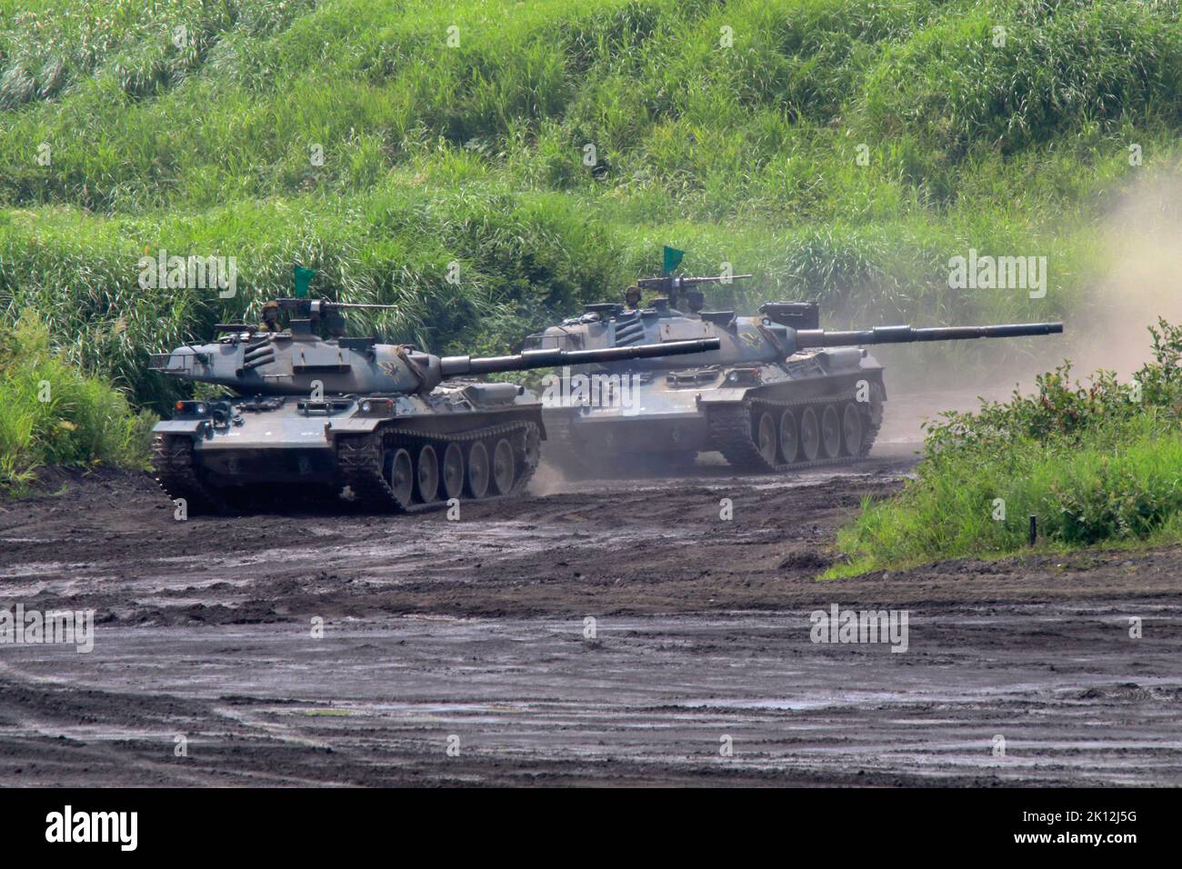 Mitsubishi type 74 main battle hi-res stock photography and images - Alamy