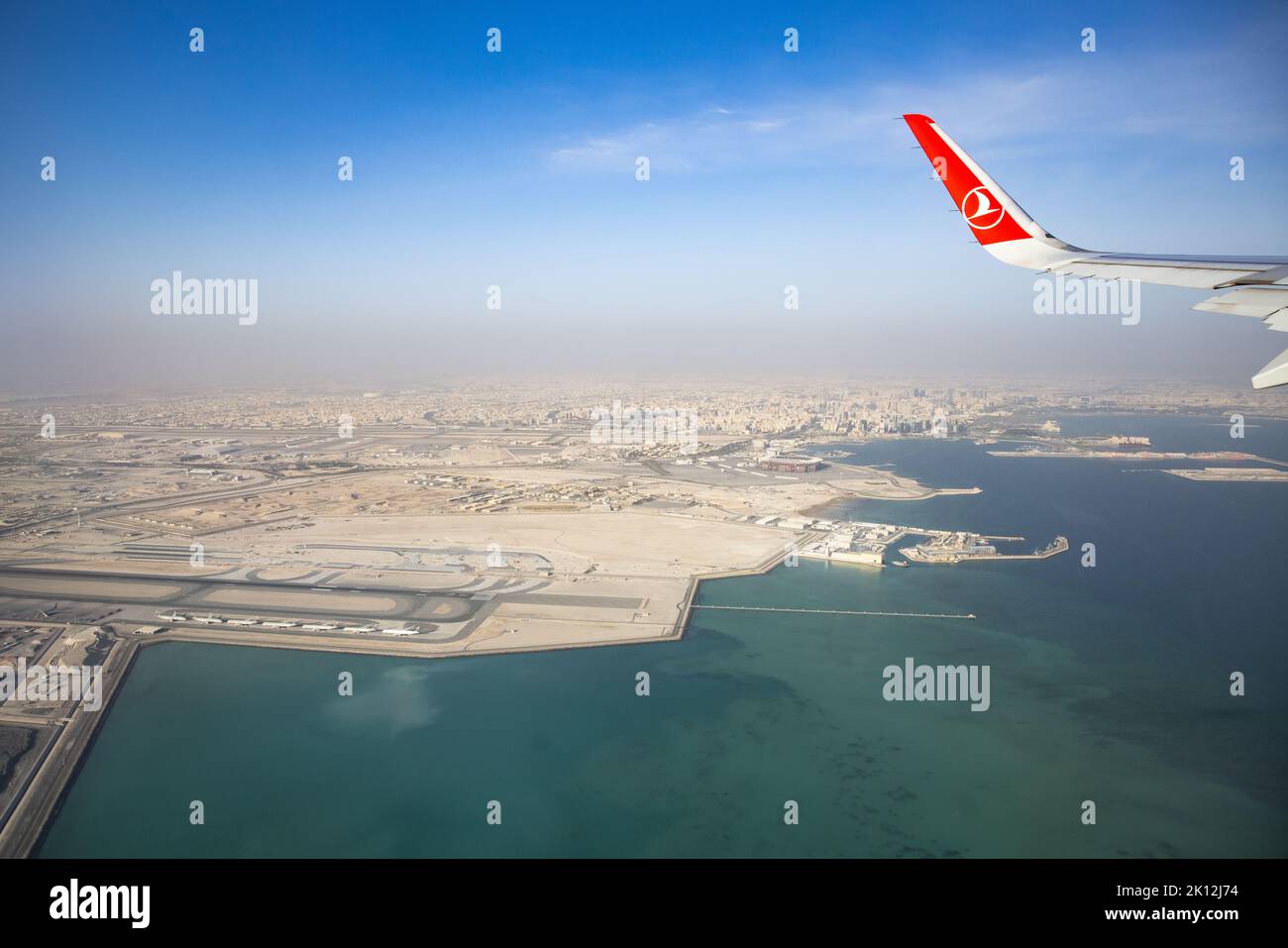 Qatar doha view airplane hi-res stock photography and images - Alamy