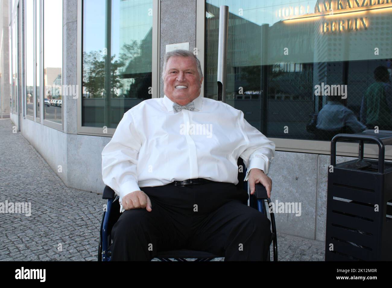 Eberhard Thust bei der Ankunft zu den HERQUL Awards 2022:Die German ...