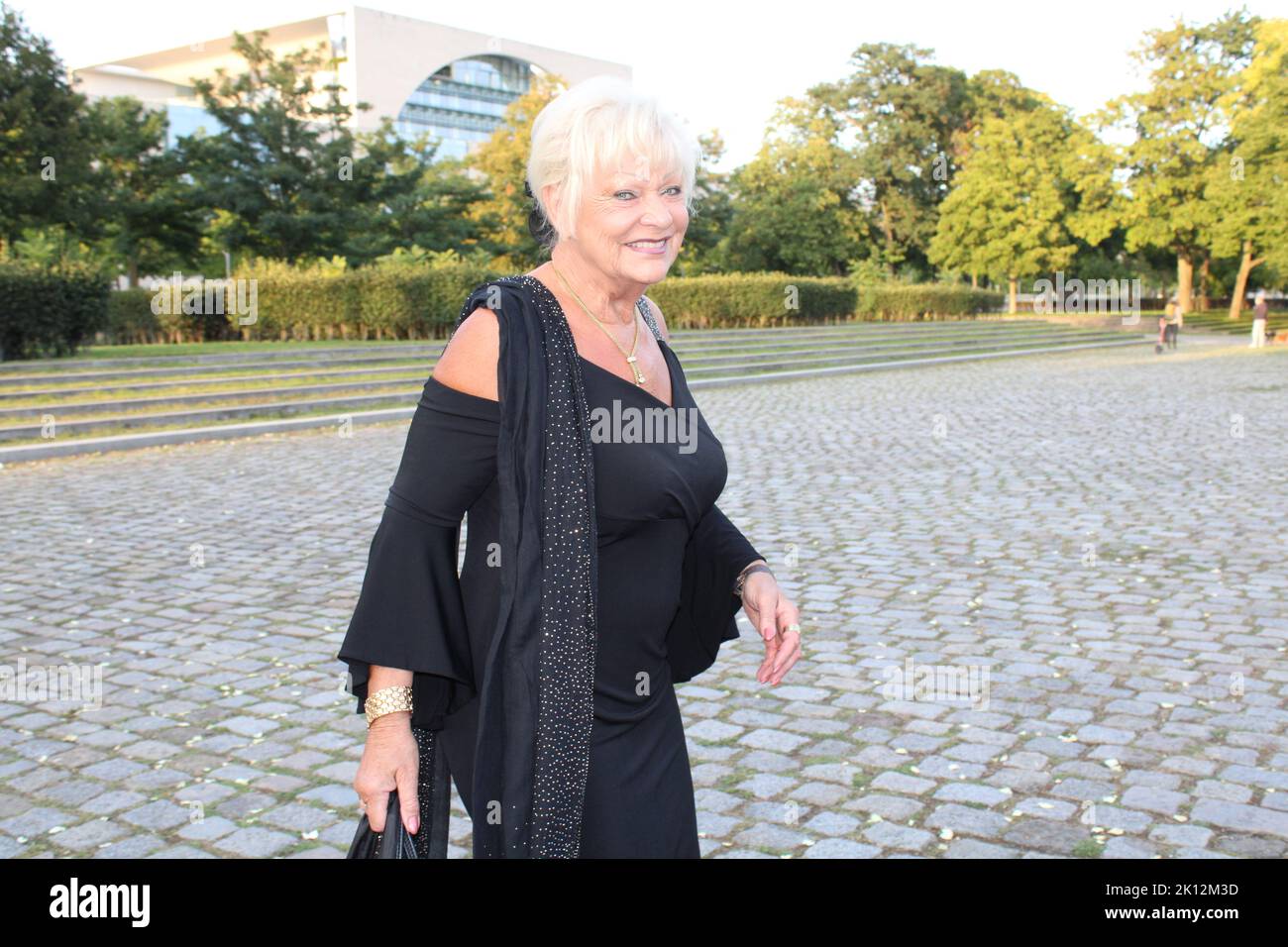Margret Wegner bei der Ankunft zu den HERQUL Awards 2022:Die German ...