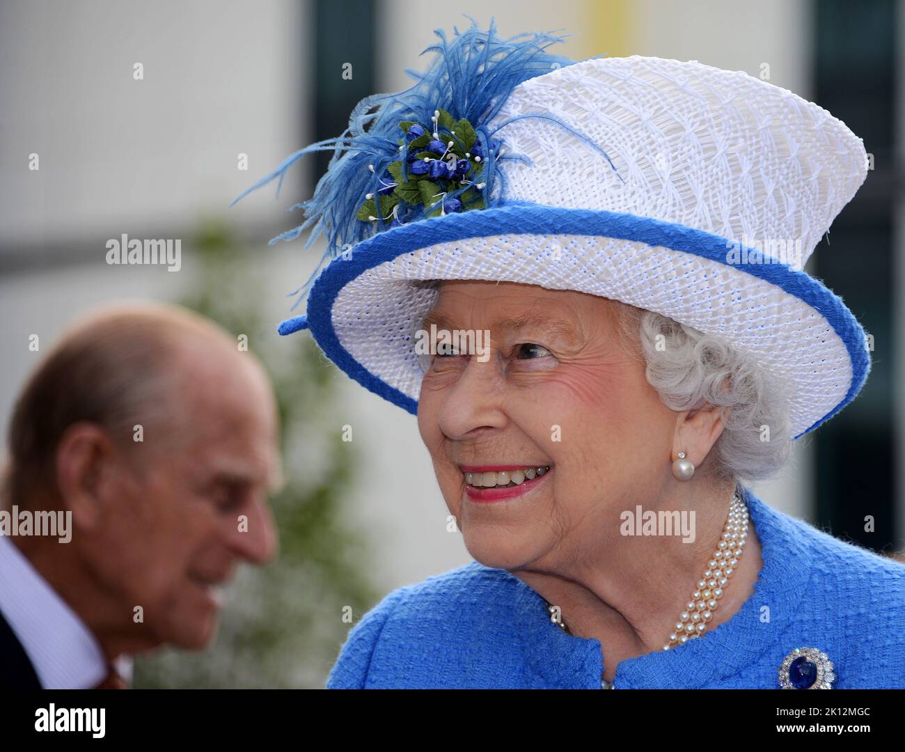HRH QUEEN ELIZABETH II ALONG WITH HRH PRINCE PHILIP THE DUKE OF ...