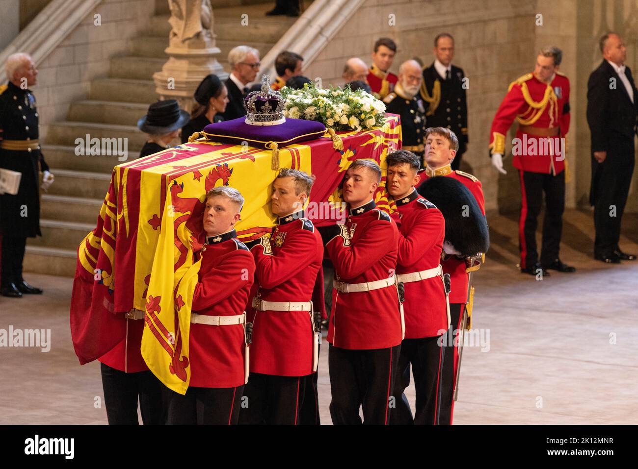 Queen elizabeth coffin hi-res stock photography and images - Alamy