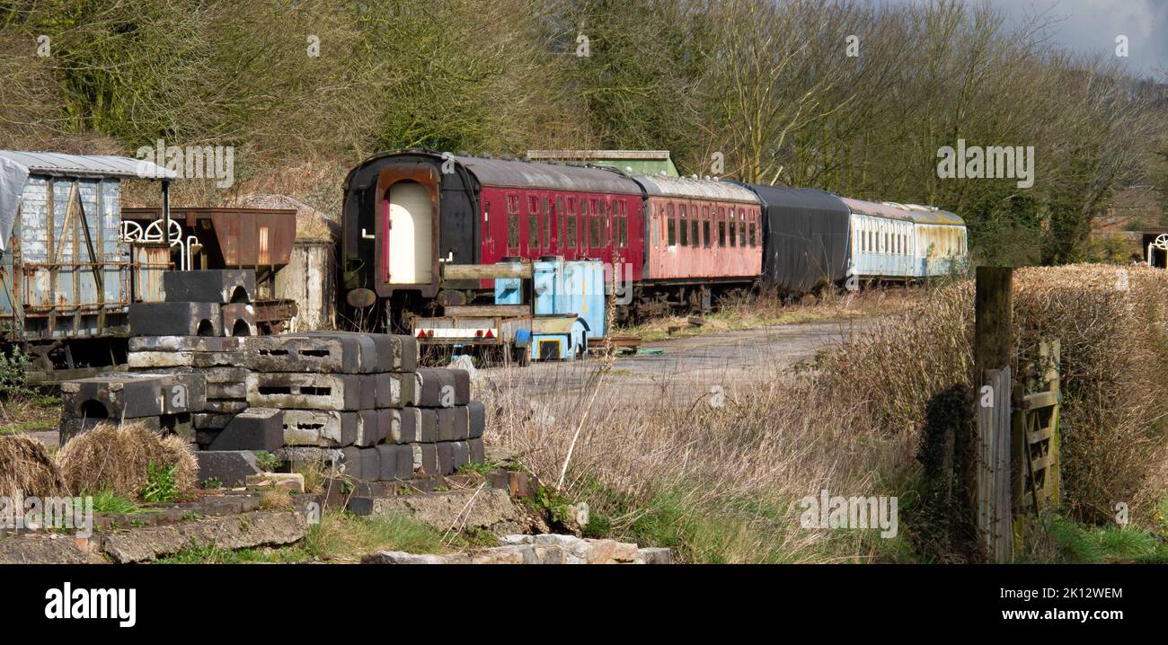 Abandoned railway carriages hi-res stock photography and images - Alamy
