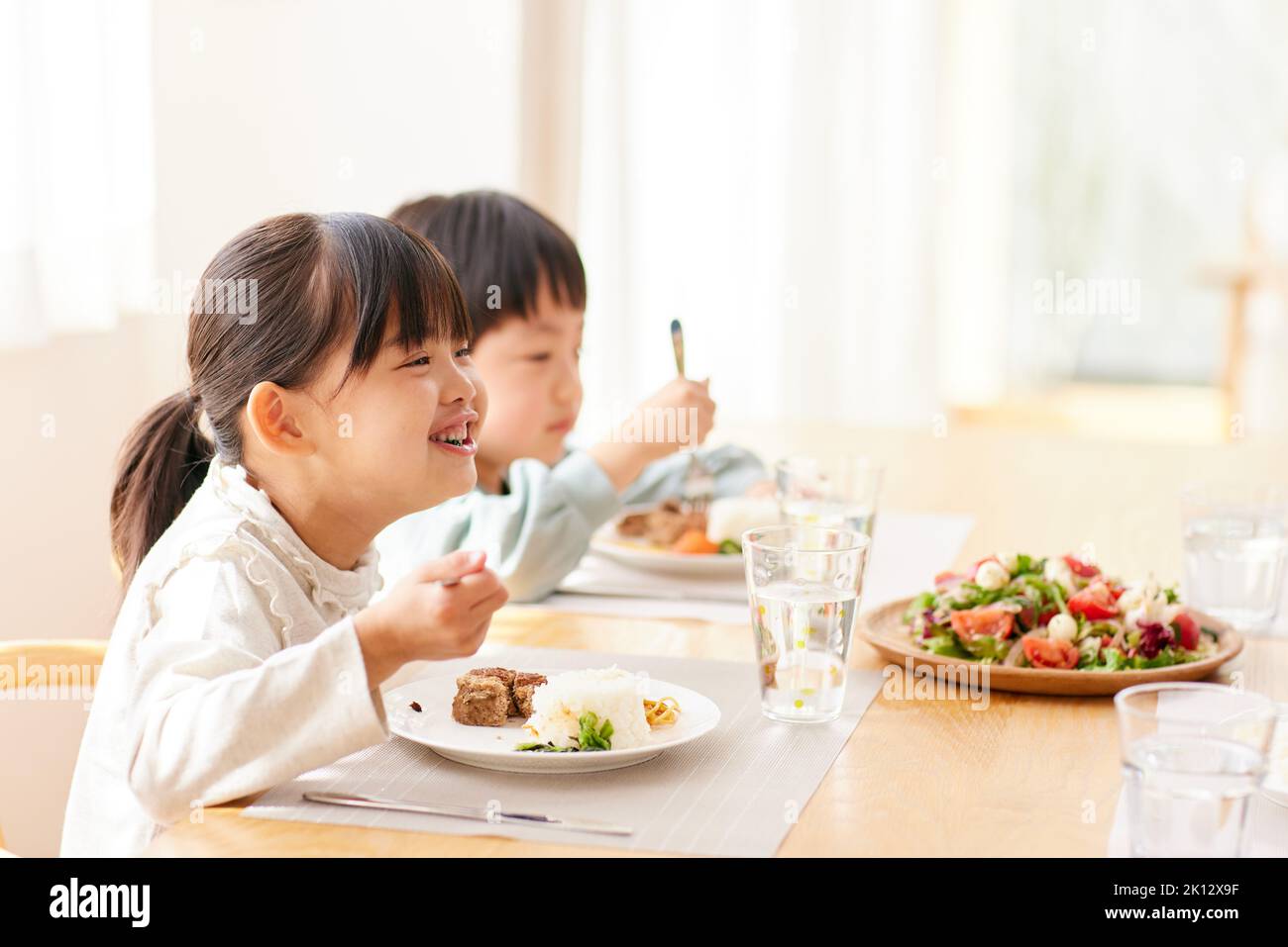 Japanese family eating together at home Stock Photo - Alamy
