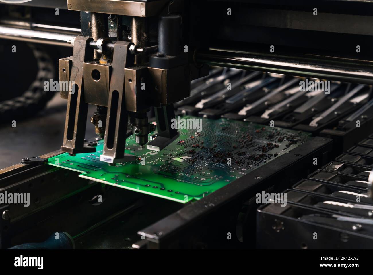 SMD surface-mount device mounting electrical components on printed ...