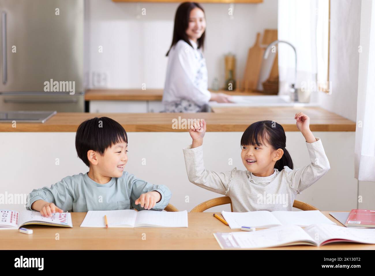 Japanese kids studying Stock Photo - Alamy