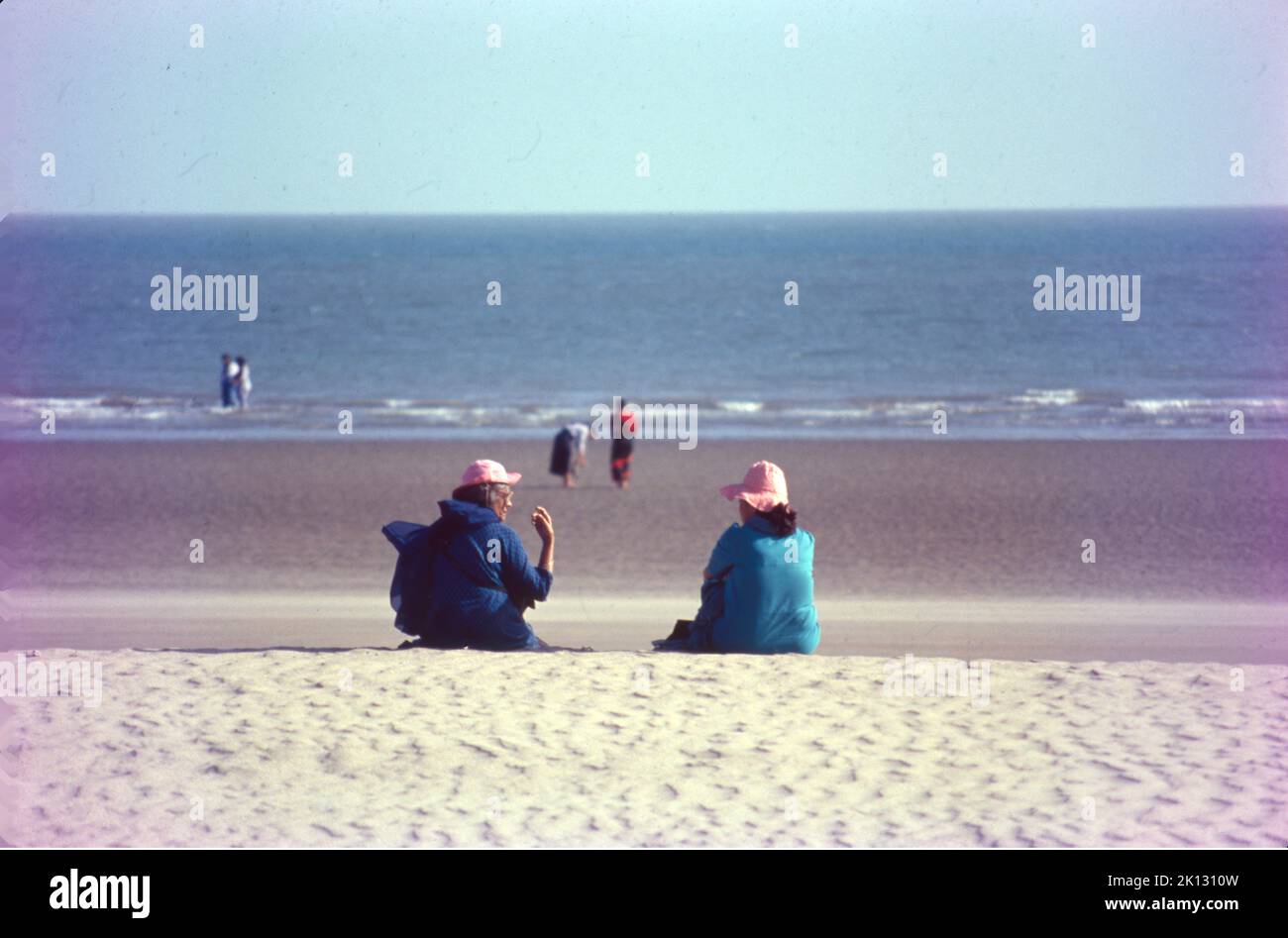 Tourist on Mandvi Beach, Kutch Gujrat Stock Photo - Alamy