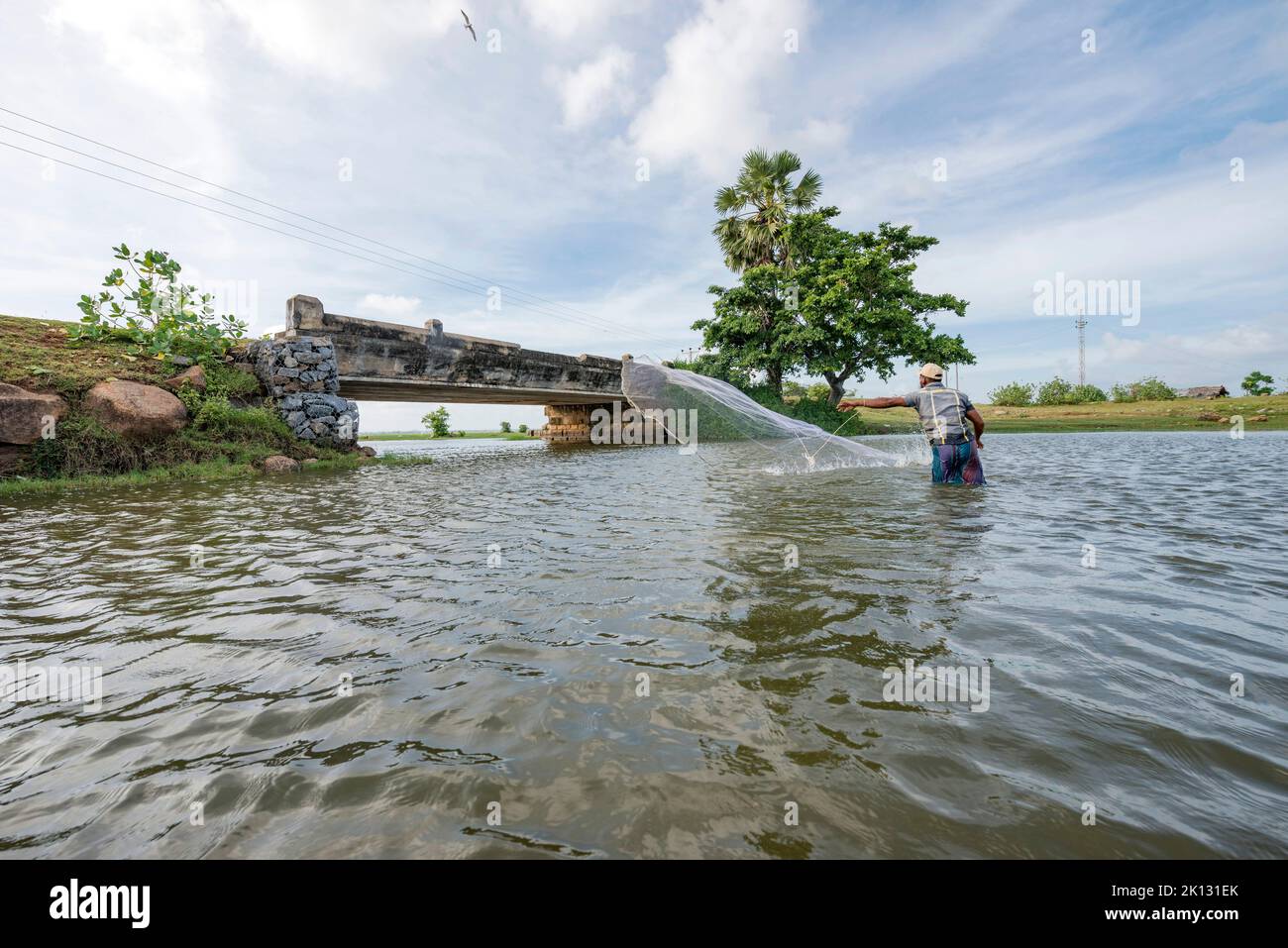 Sri Lanka, Ampara District, Pottuvil, pêcheur, Fischer, fisherman ...