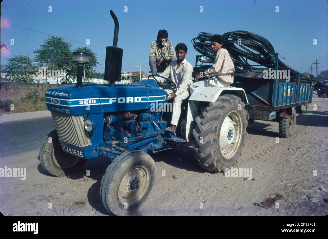 Trailer tractor carrying iron rods hi-res stock photography and images ...
