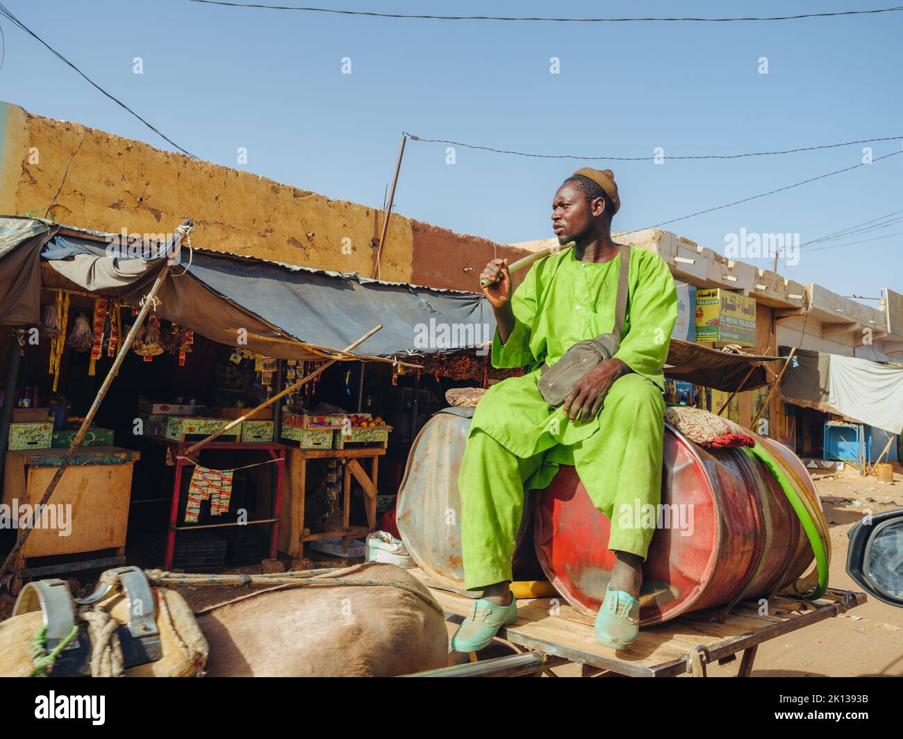 The streets and people of a village between Kiffa and Ayoun, Mauritania ...