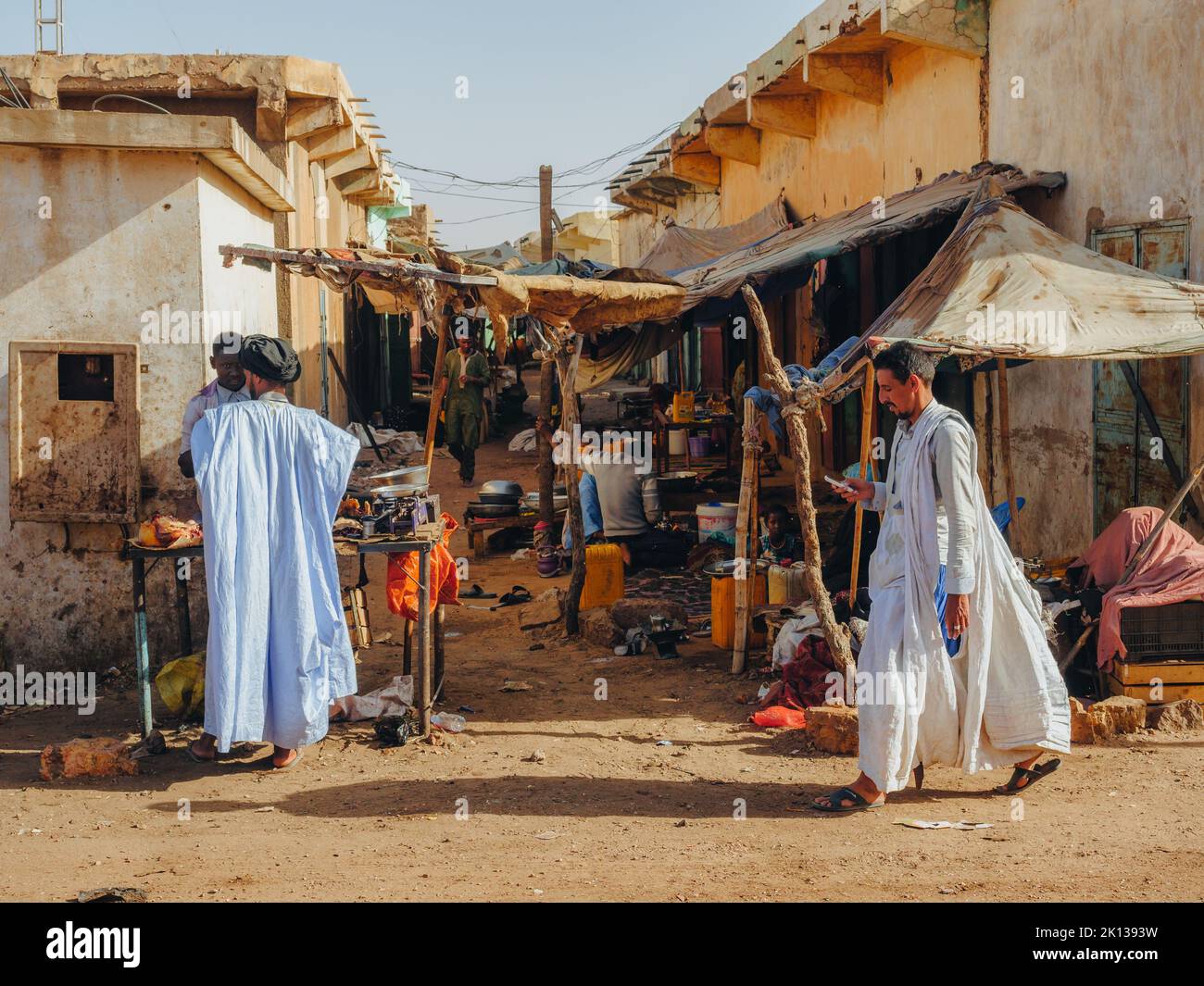 The streets and people of a village between Kiffa and Ayoun, Mauritania ...