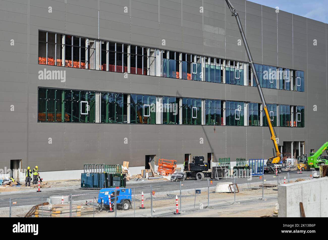15 September 2022, Brandenburg, Grünheide: The construction site of the ...