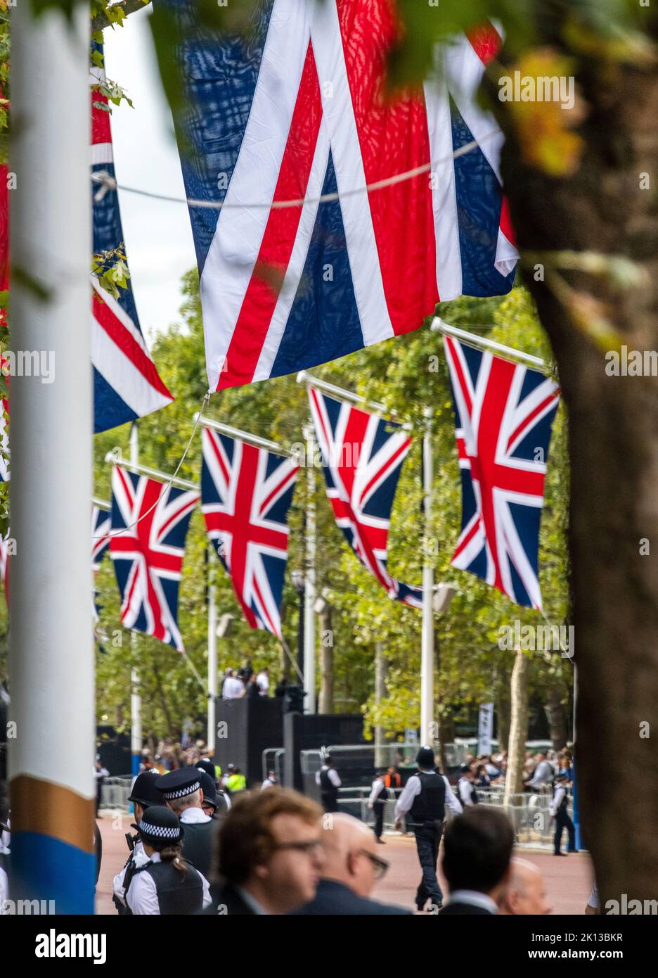 Queen elizabeth press cameras hi-res stock photography and images - Alamy