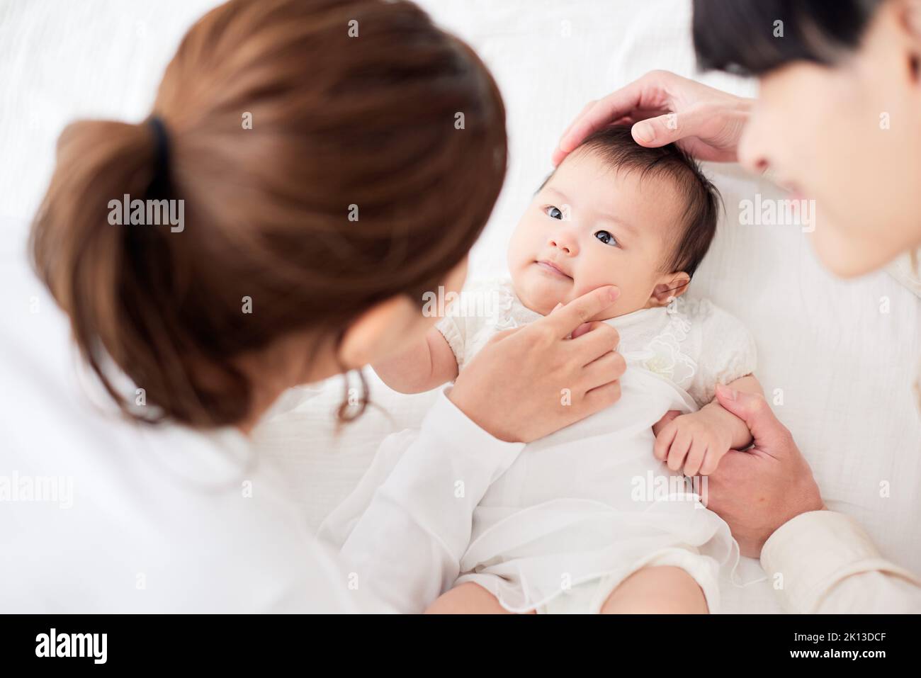 Japanese newborn with mother and father Stock Photo - Alamy