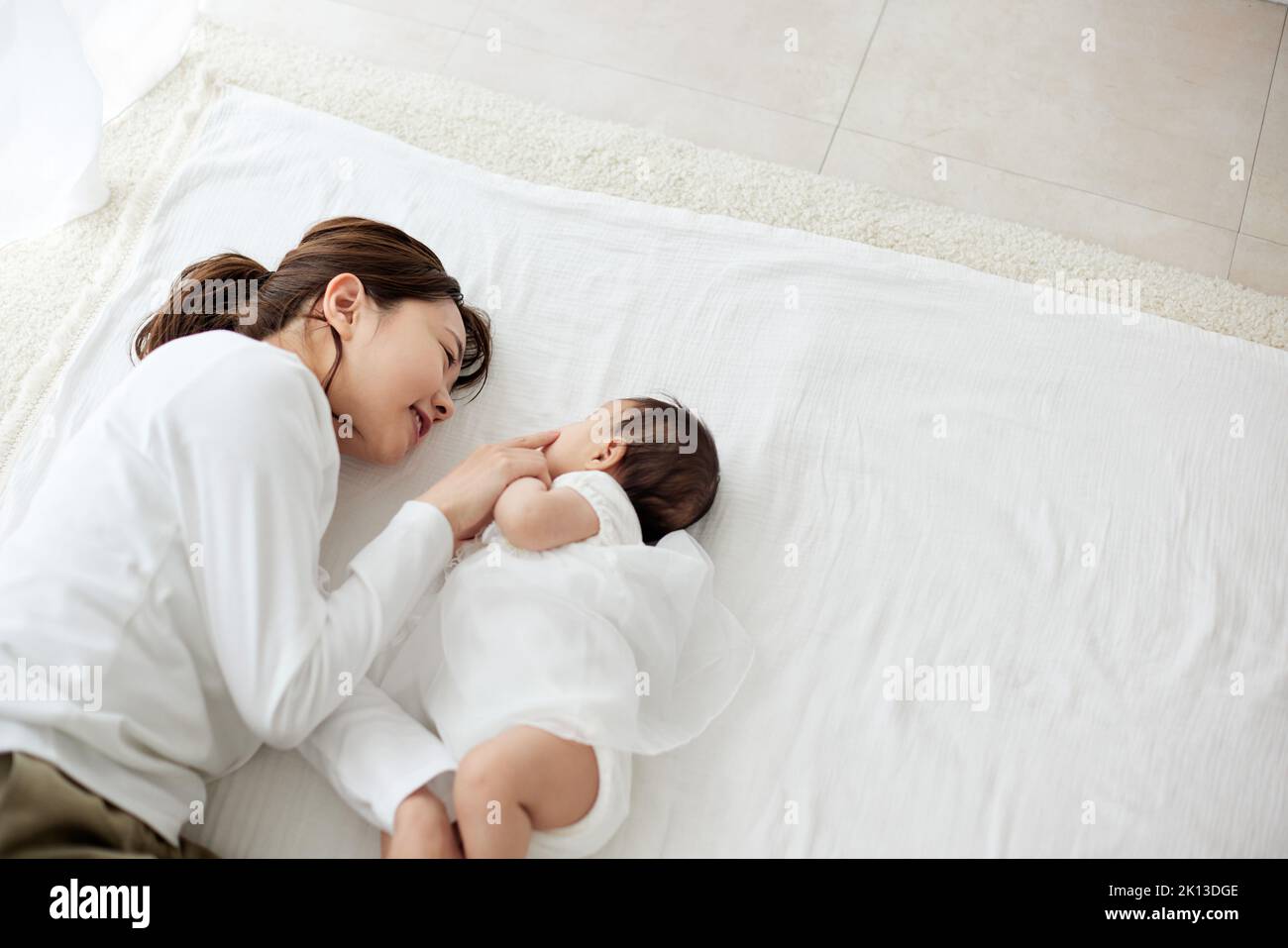 Japanese newborn with mother Stock Photo - Alamy