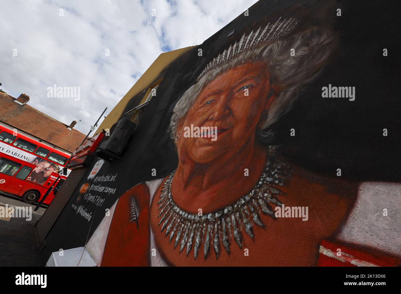 Queen mural hounslow hi-res stock photography and images - Alamy