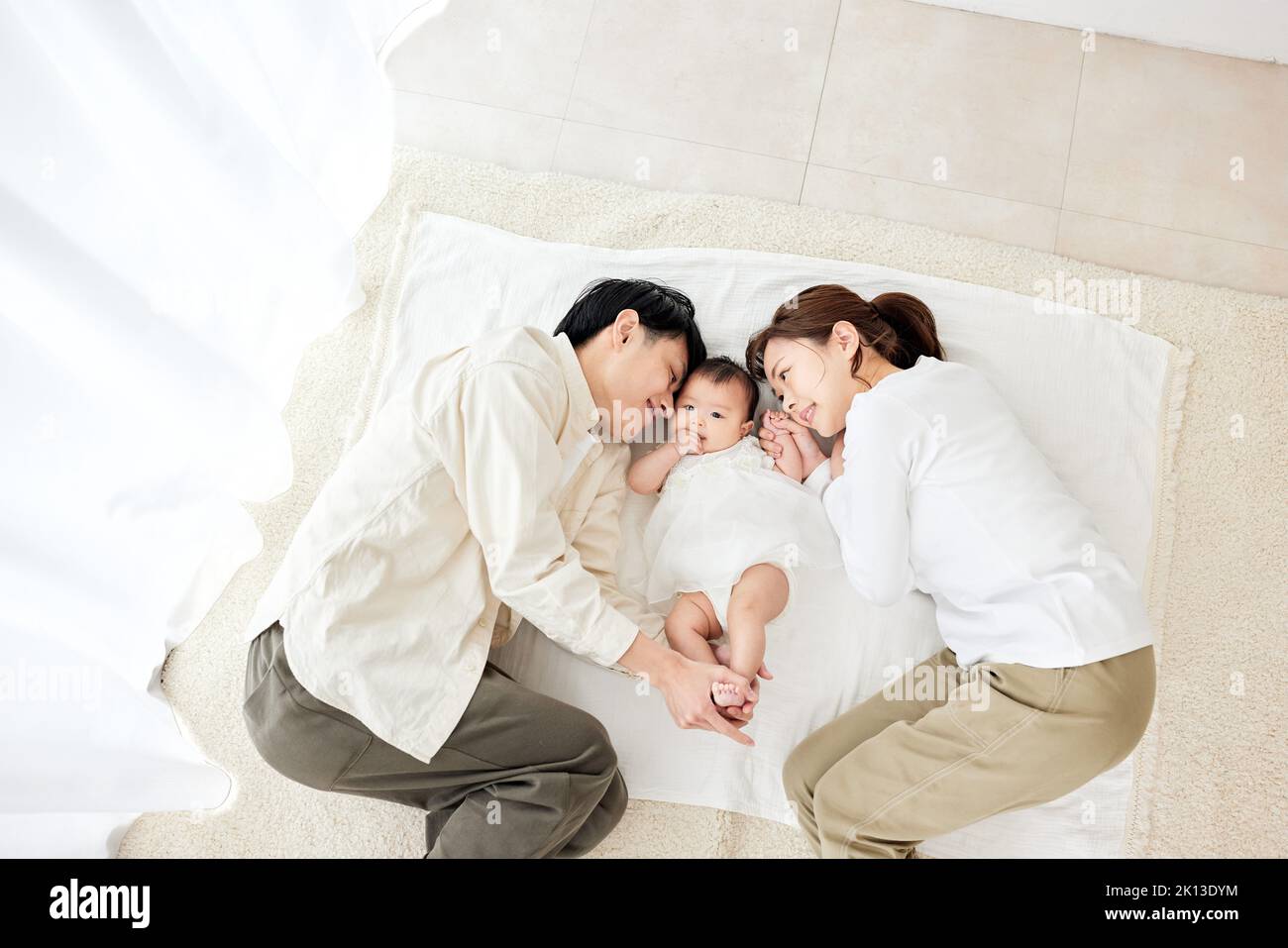 Japanese newborn with mother and father Stock Photo - Alamy