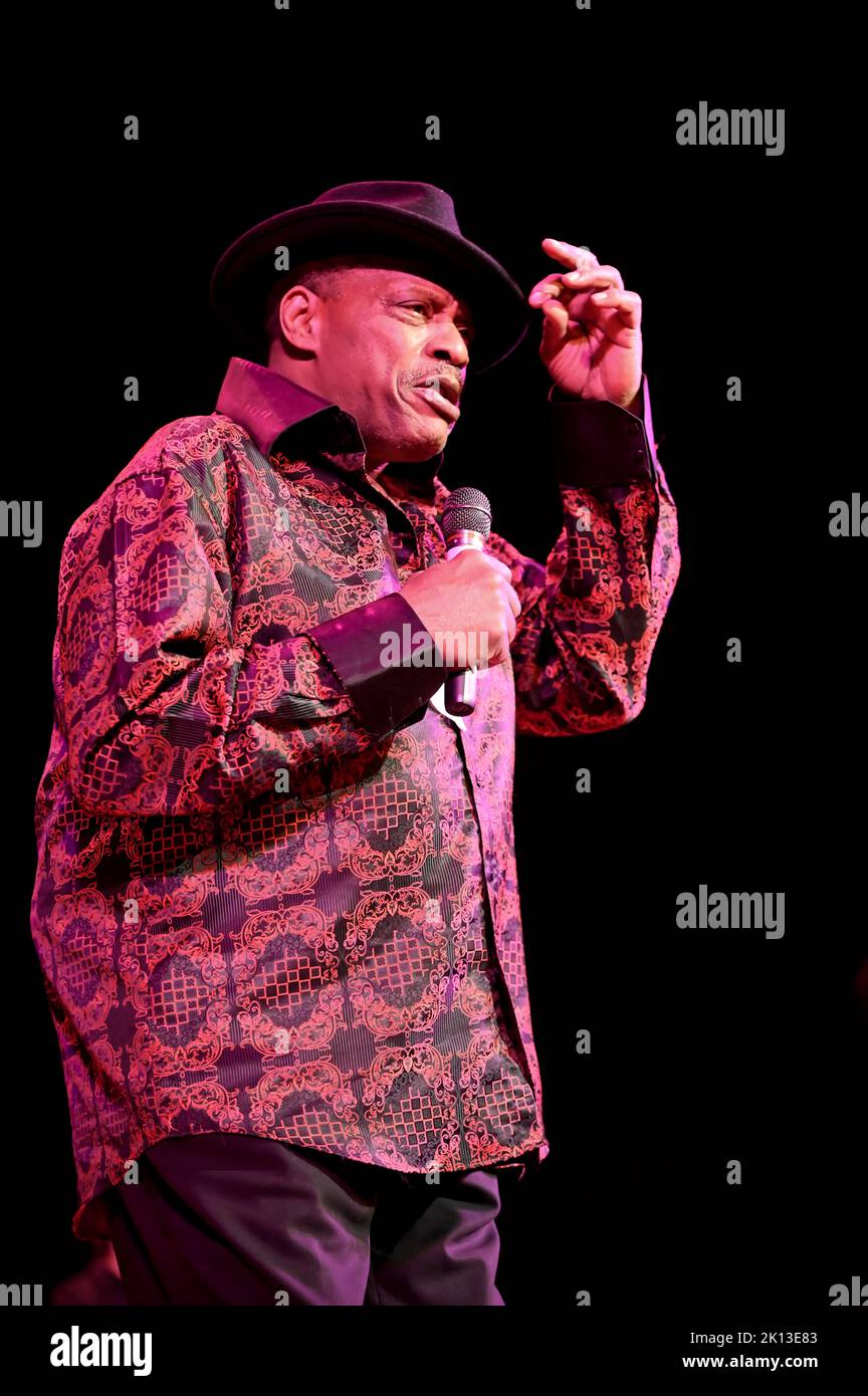 Alexander O Neal Performing on The Giants Of Soul Tour at Sheffield ...