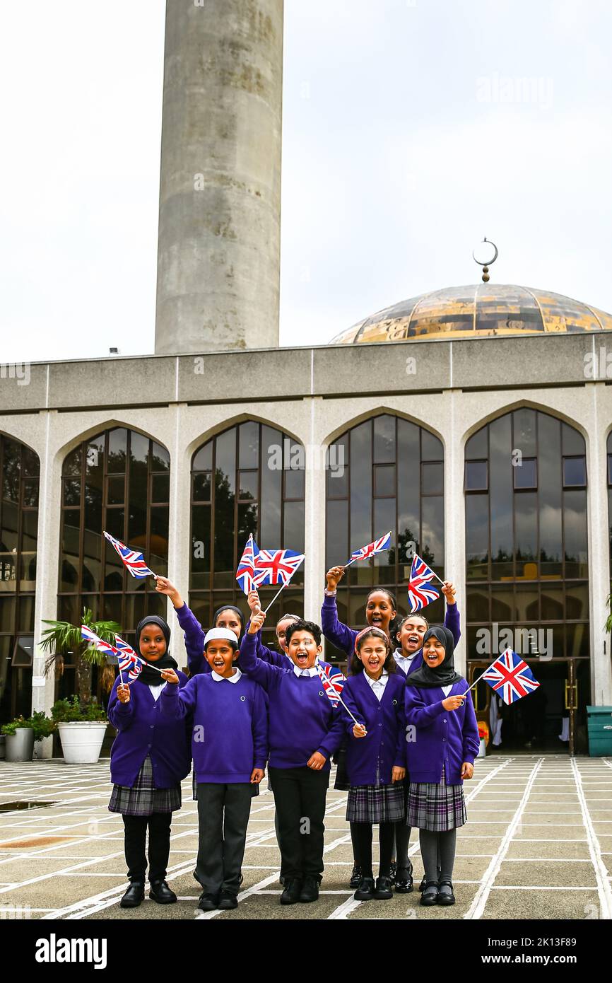 London, UK, 15th Sep 2022. (participating school children and attendees ...